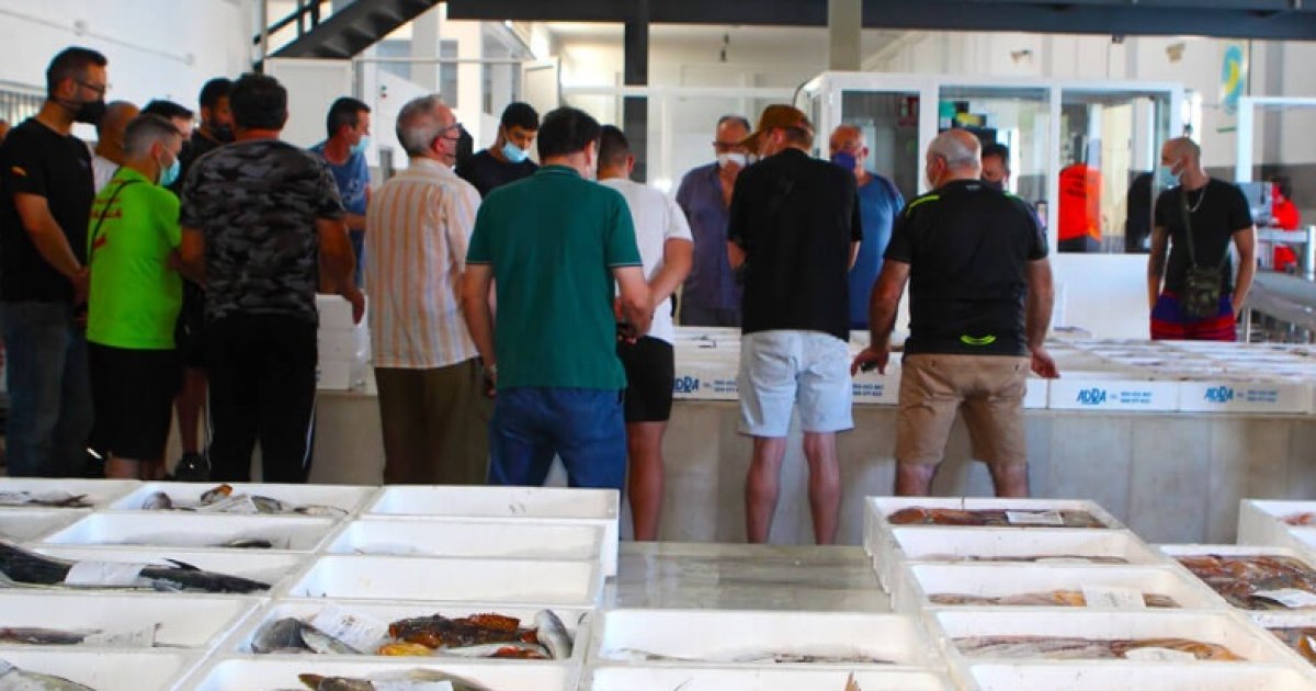 Las reducciones para faenar en la pesca pone en alza a un pueblo de Almería