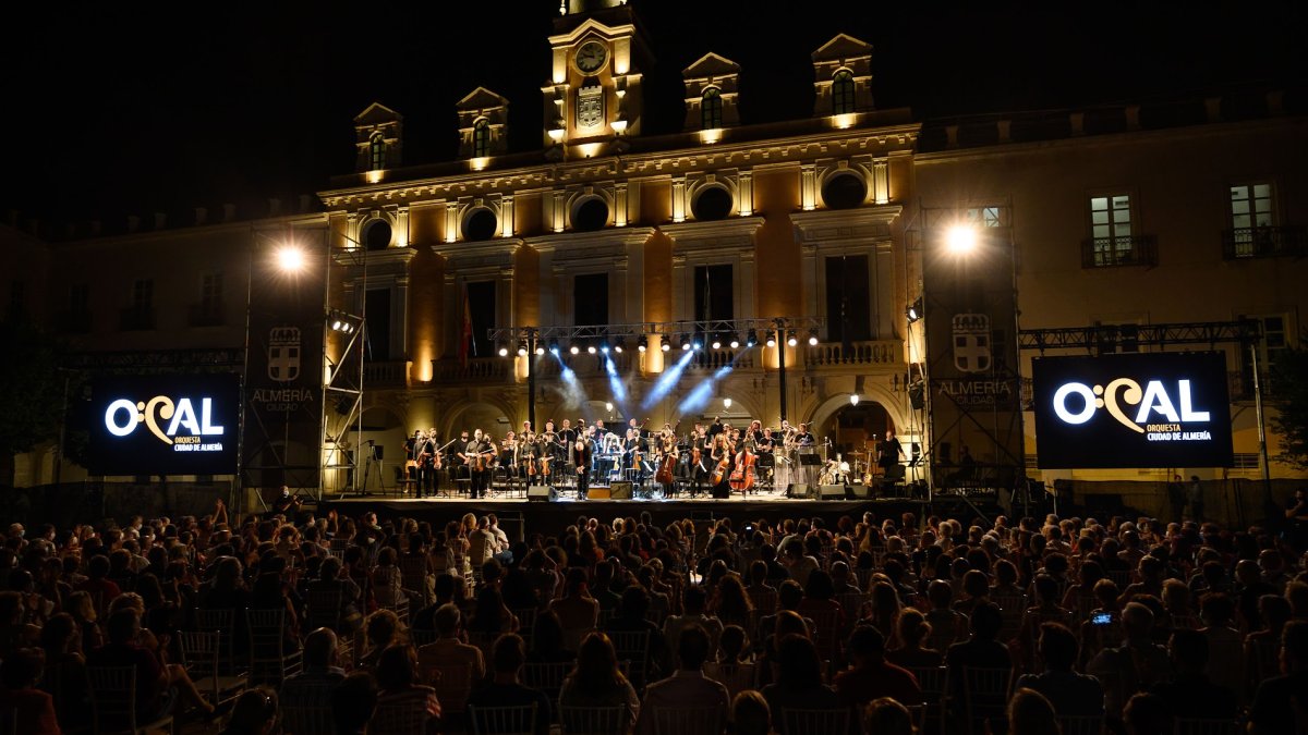 El concierto de la OCAL de Feria, dedicado a las joyas de zarzuela y ópera