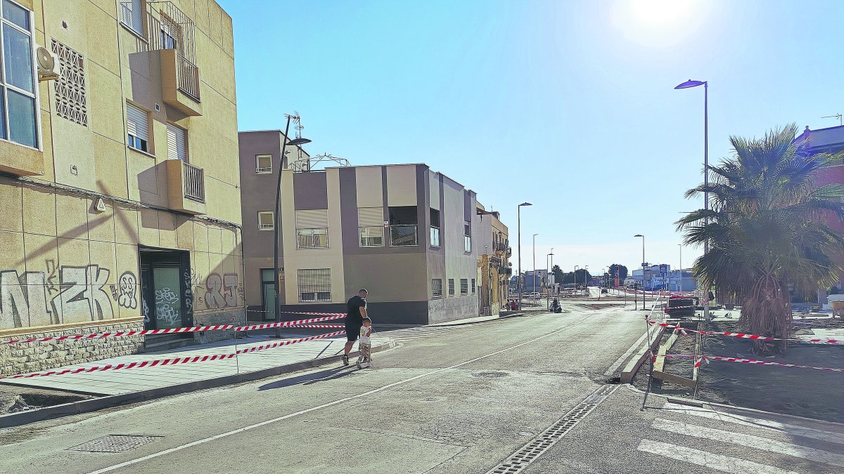Ya está abierta la nueva rotonda de Carretera de Níjar