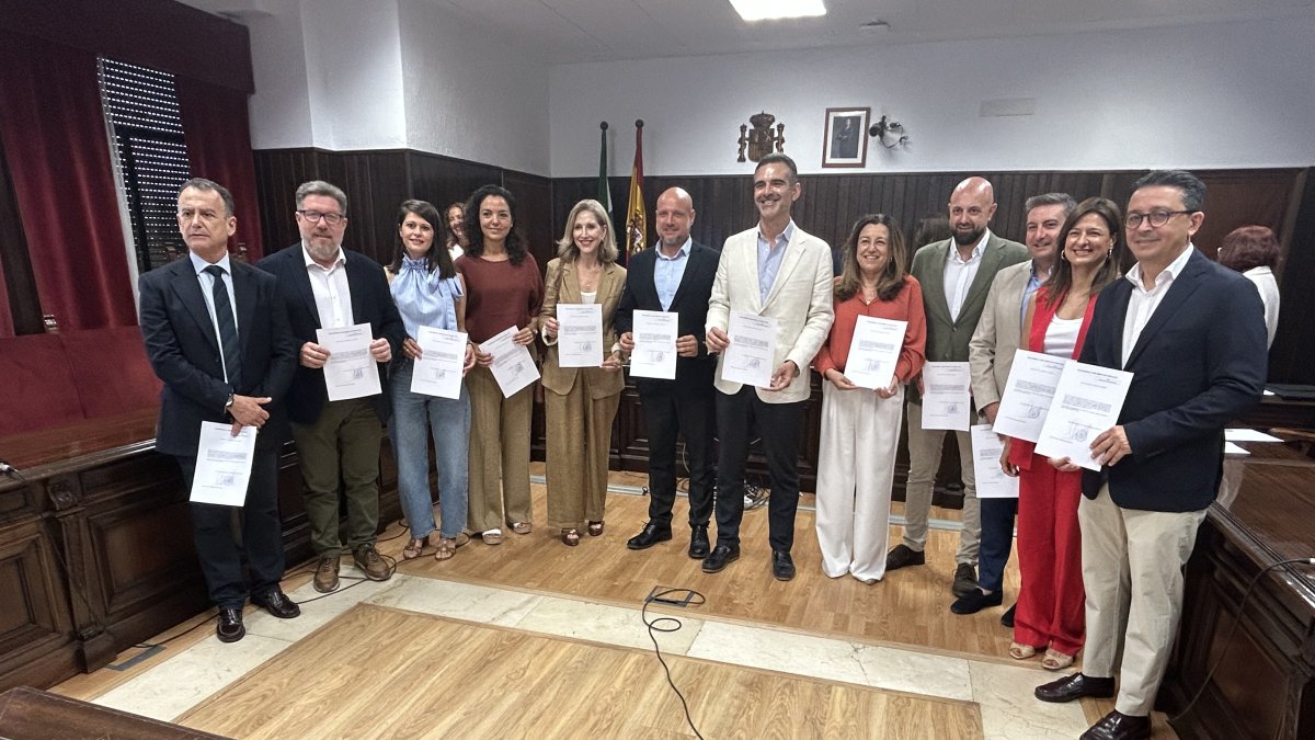 Los 12 parlamentarios de Almería ya tienen sus credenciales