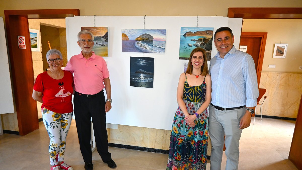 Los paisajes de Julio Escurín Moreno llenan de arte el Faro de Roquetas ...