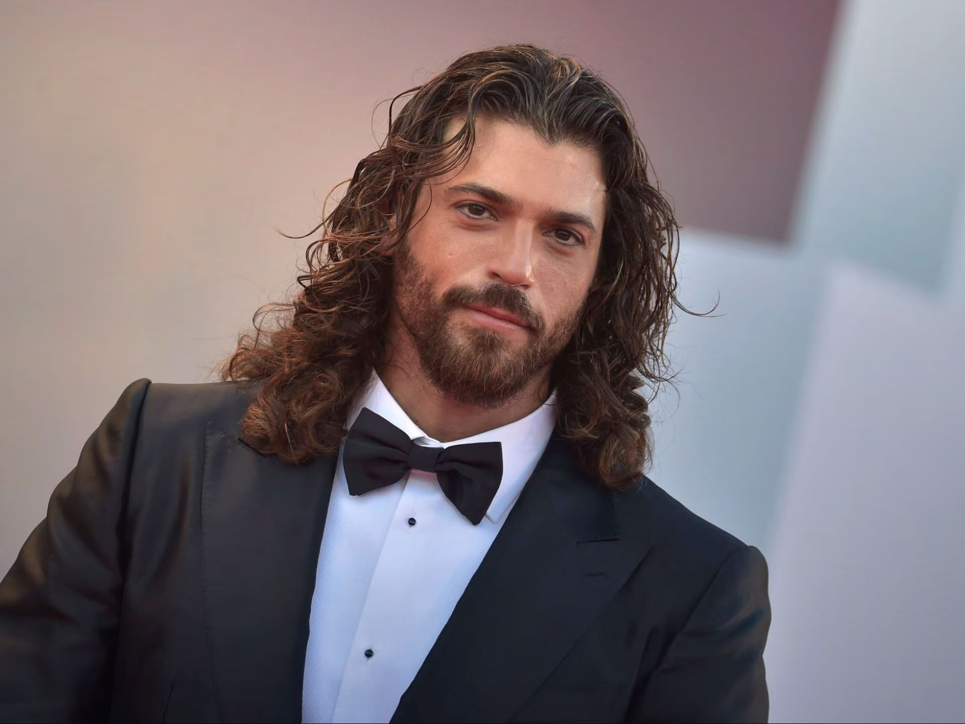 Premio Internacional para Can Yaman en Venecia 2025: el año dorado del ...