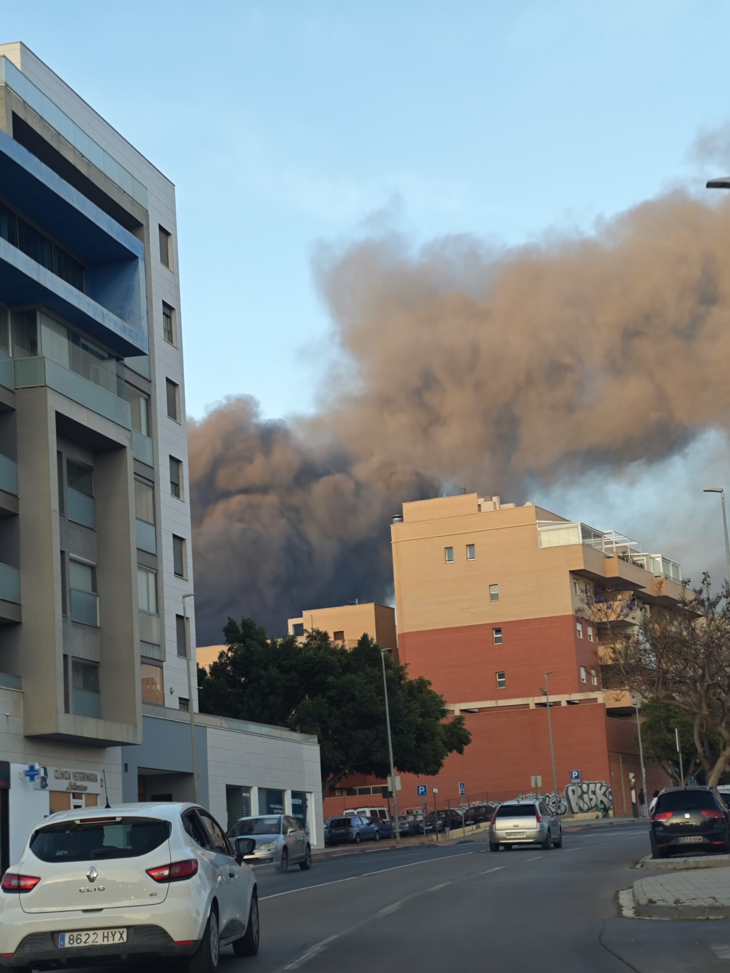 Las Im genes Del Incendio Que Ha Sorprendido Almer a Este Mi rcoles Santo las-im-genes-del-incendio-que-ha-sorprendido-almer-a-este-mi-rcoles-santo