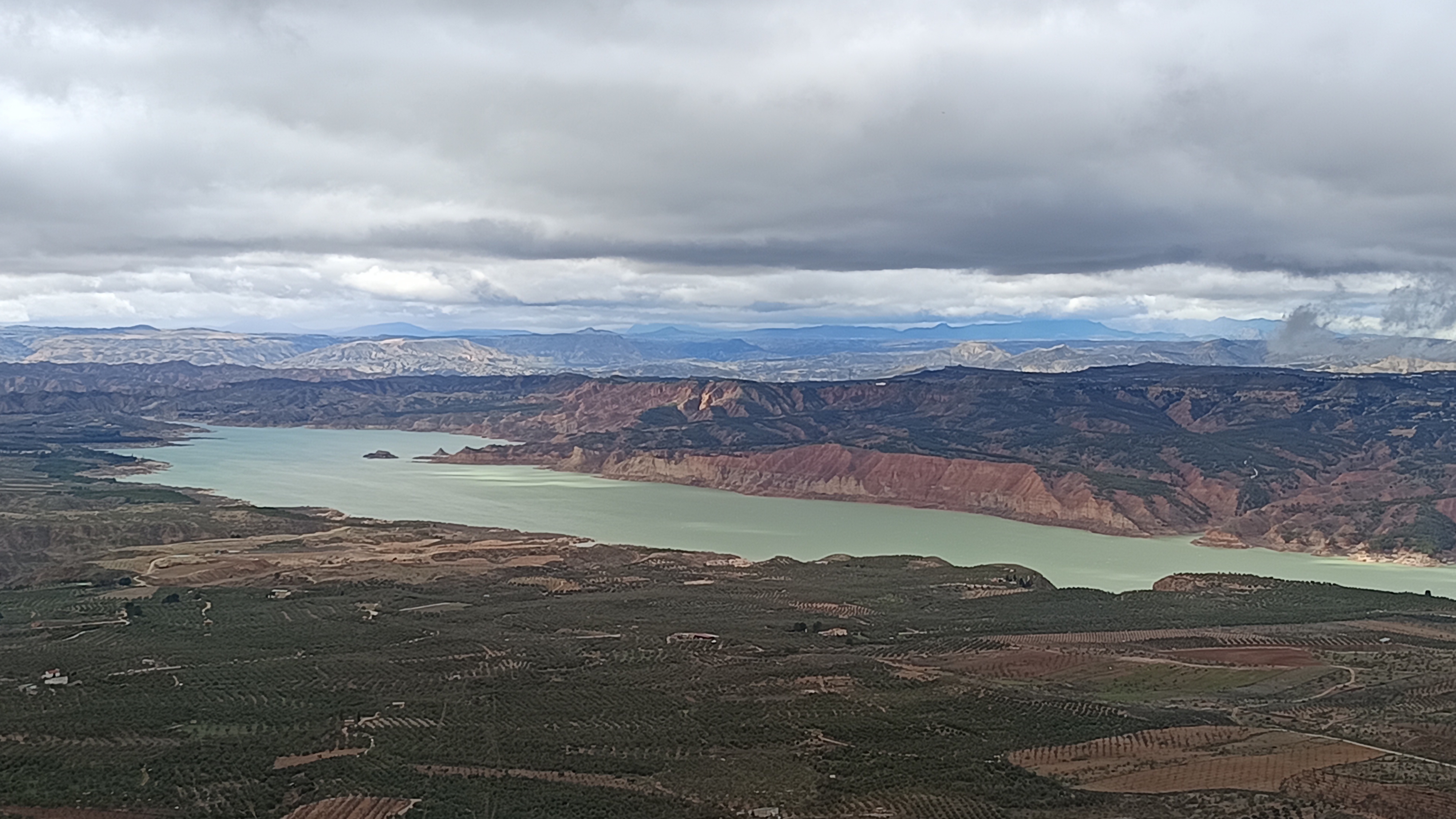 “Y sigue entrando agua”: así está el embalse del que tanto depende Almería