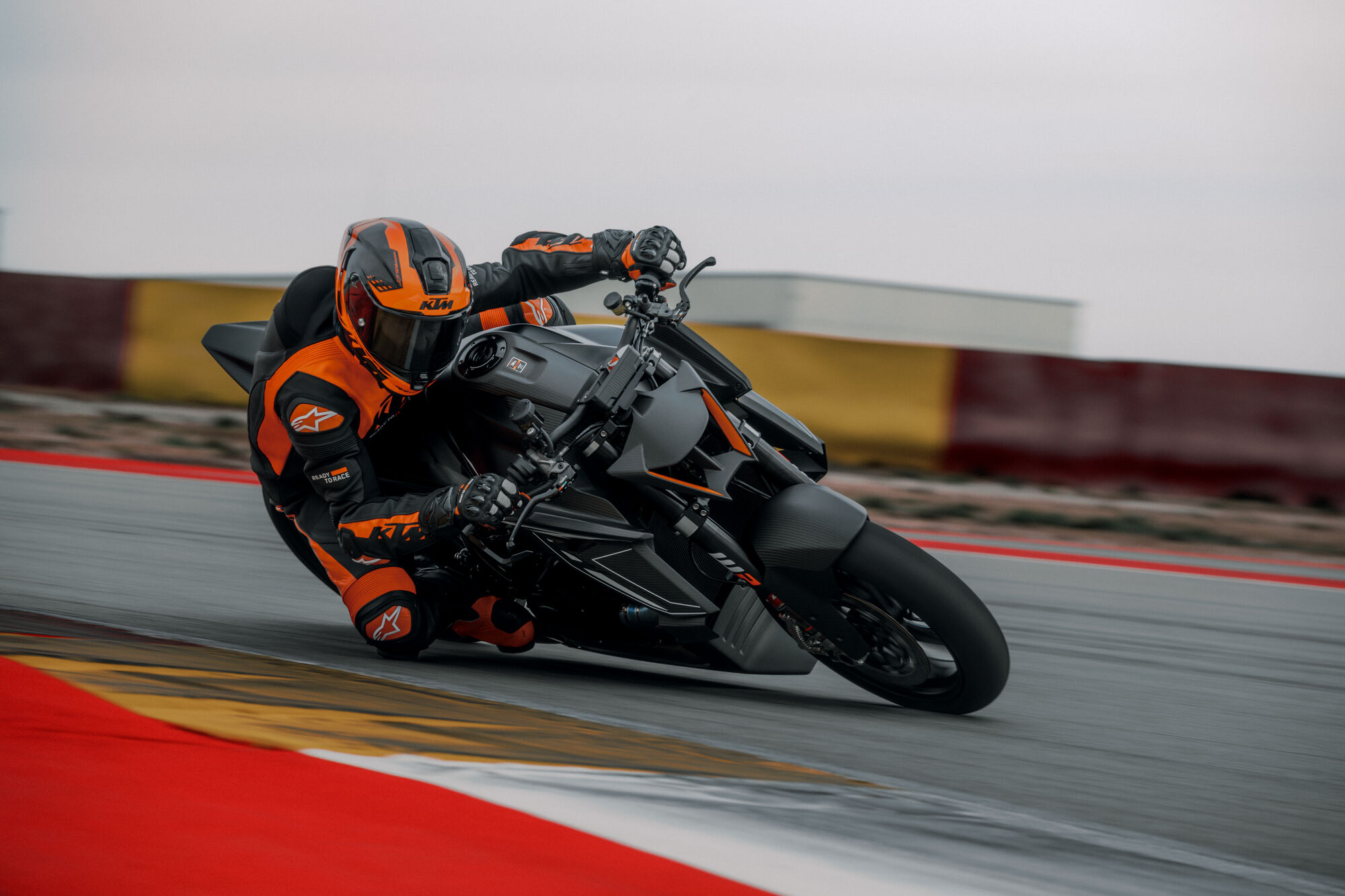 KTM 1390 Super DUKE RR TRACK 2026: El primer modelo Duke de KTM para ...